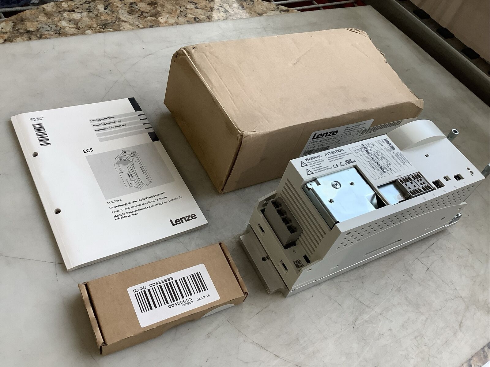 LENZE ECSCE012C4B SERVO POWER SUPPLY OUTPUT 565V/675V/12A INPUT 400V/4 – Industrial Garage Sales