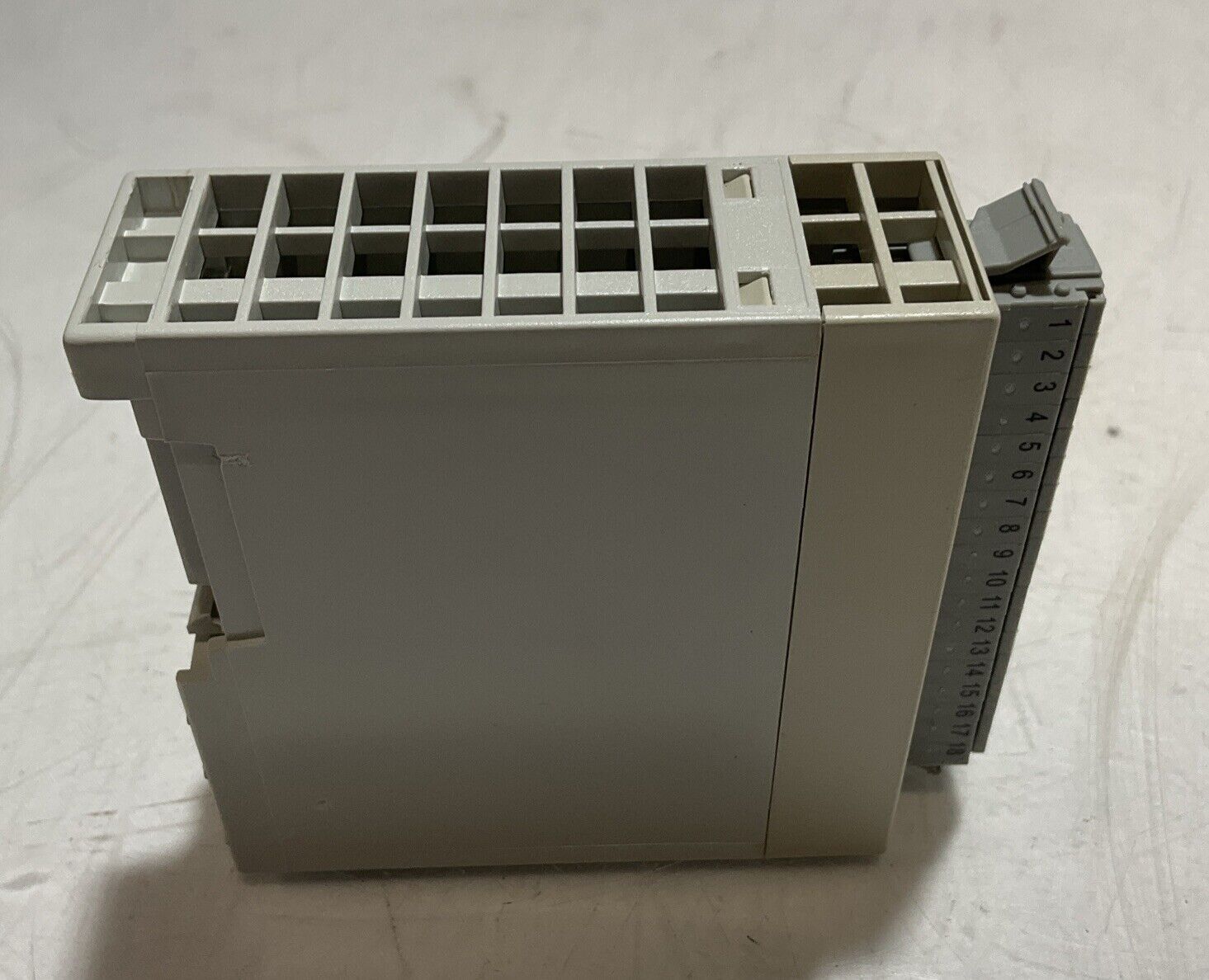 LENZE EPM-T223 DIGITAL OUTPUTS MODULE U3S – Industrial Garage Sales