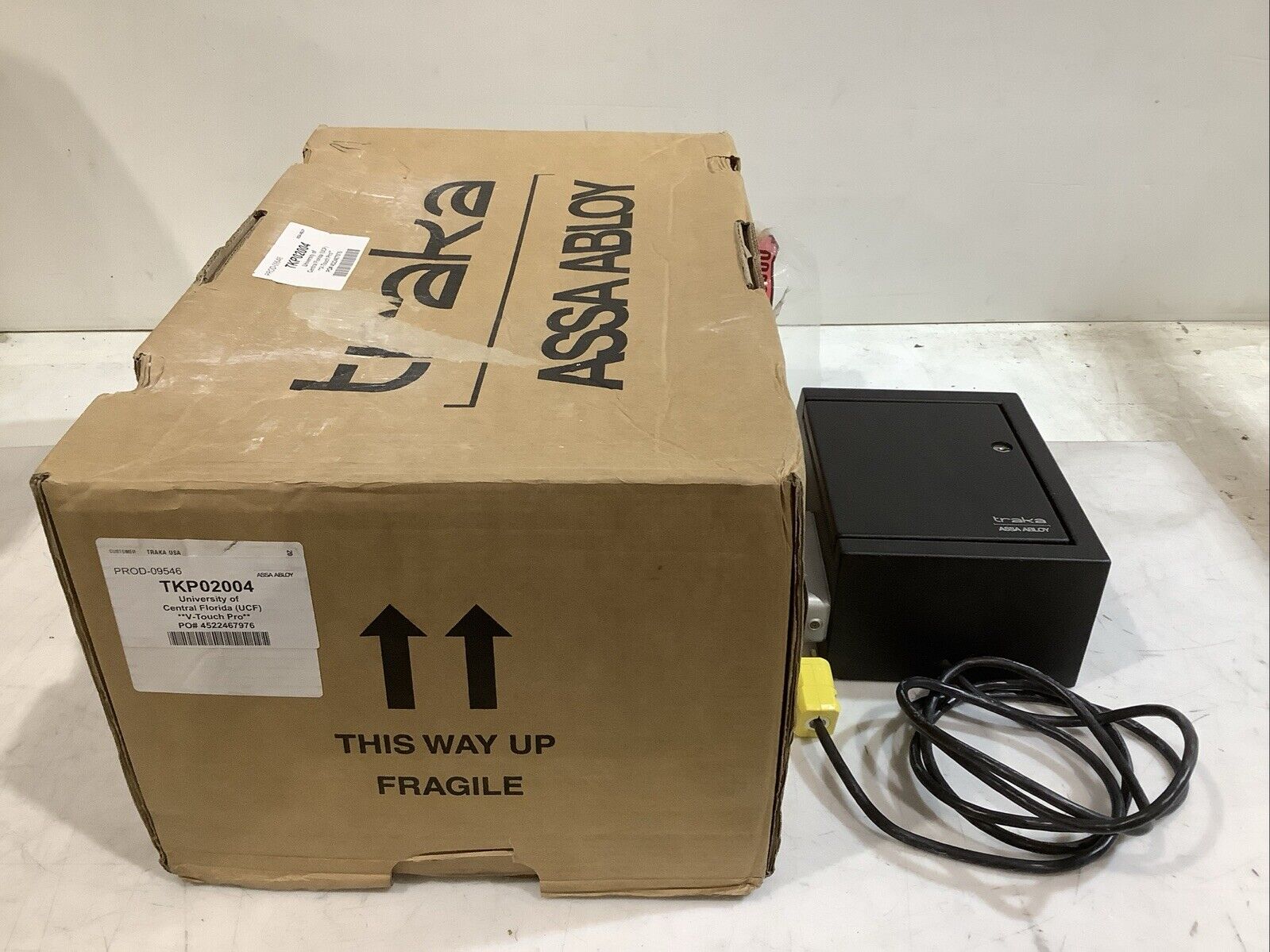 TRAKA R8111 R0128 ELECTRONIC KEY CONTROL SYSTEM CABINET L8H ...