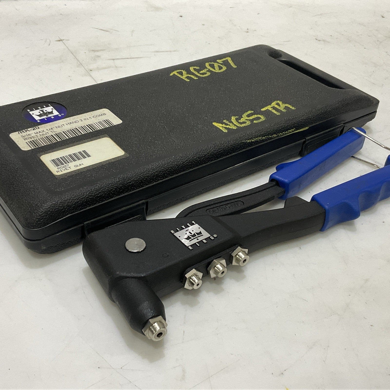 RIVET KING RK-20 RIVET GUN 3/16 IN MAX 1/4 IN NUT HAND 2 IN 1 COMB RIV ...
