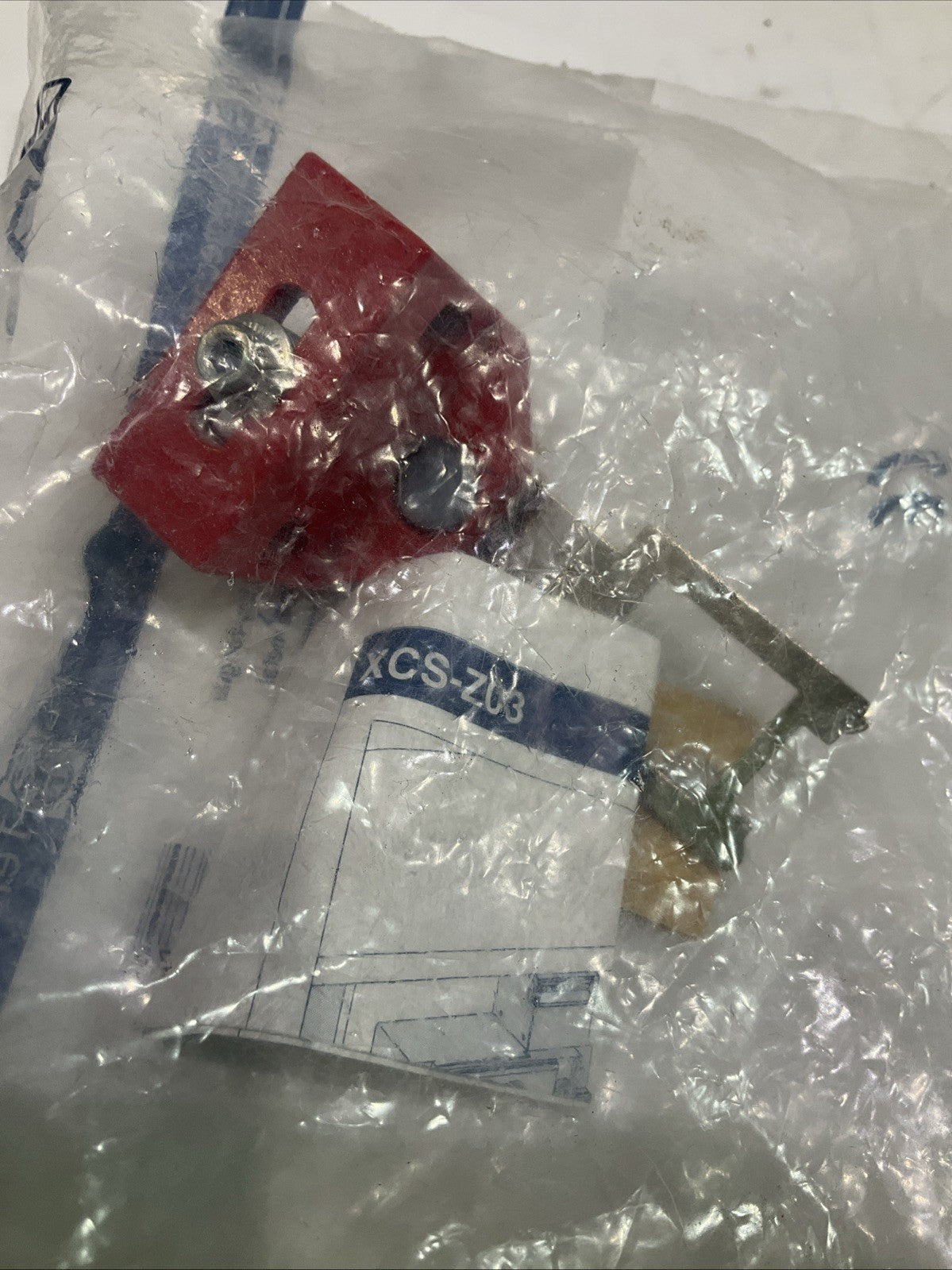 TELEMECANIQUE XCS Z03 FLEXIBLE KEY-TONGUE T2M – Industrial Garage Sales